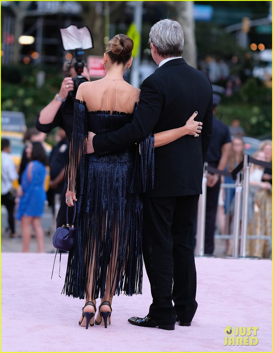 Sarah Jessica Parker, Keri Russell, & Malin Akerman Have Date Night ...