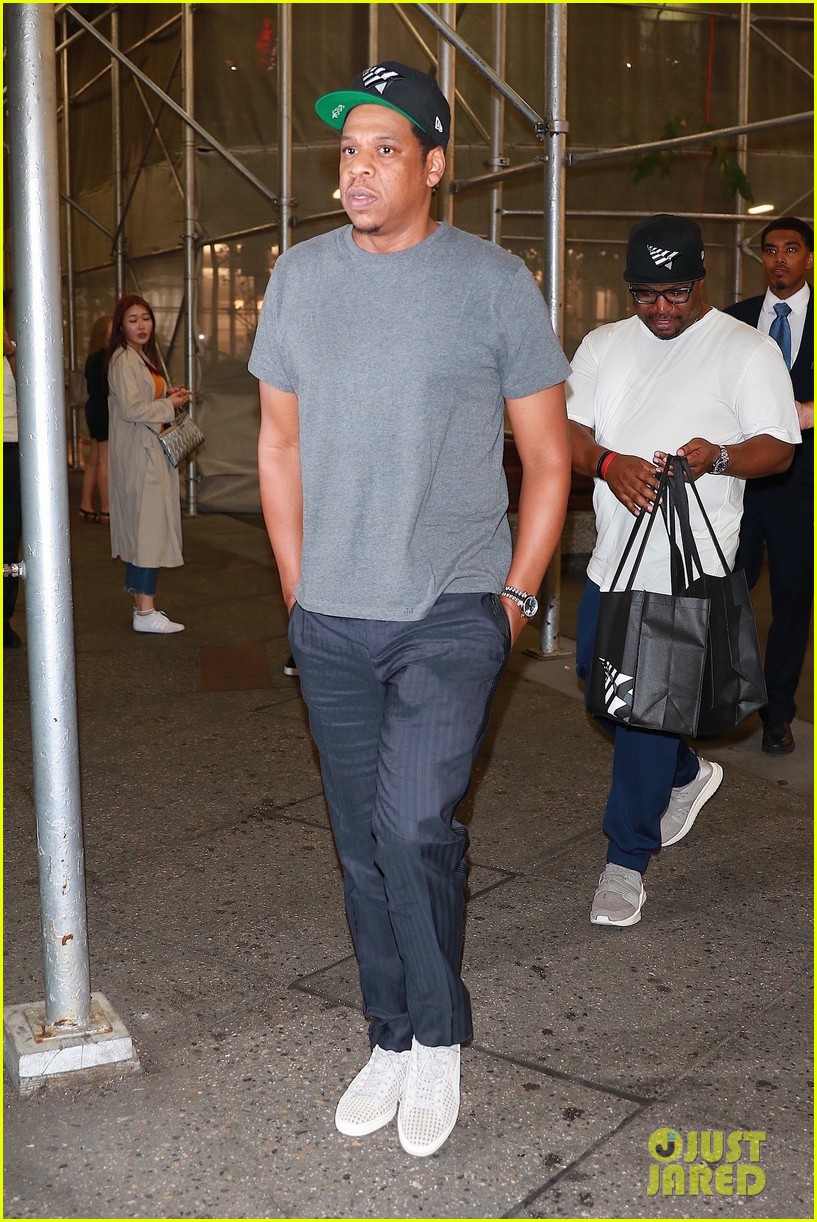 Jay-Z Enjoys a Night Out with Friends in NYC: Photo 3966046 | Jay Z ...