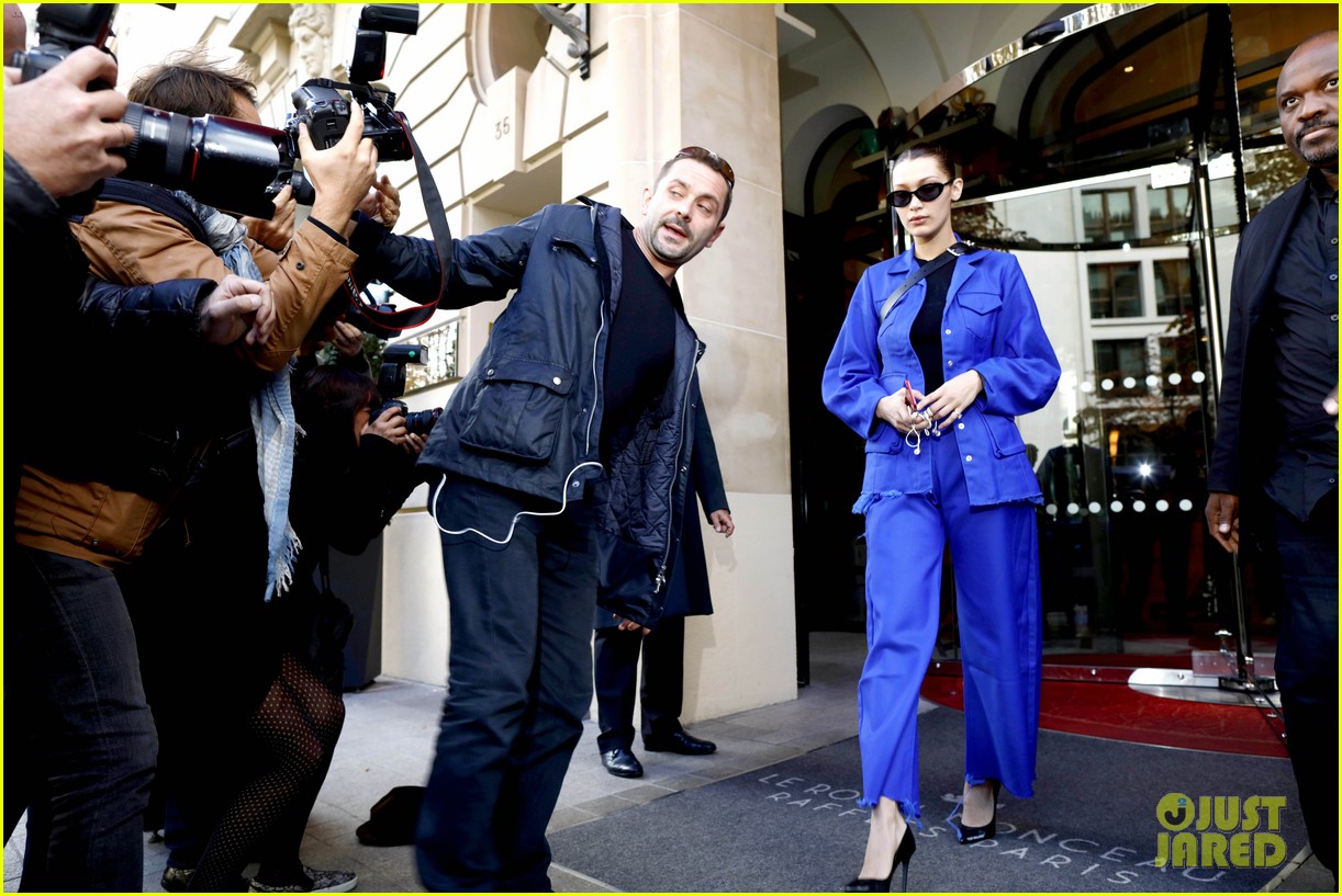 Bella Hadid Narrowly Avoids Photographer Scuffle in Paris : Photo ...
