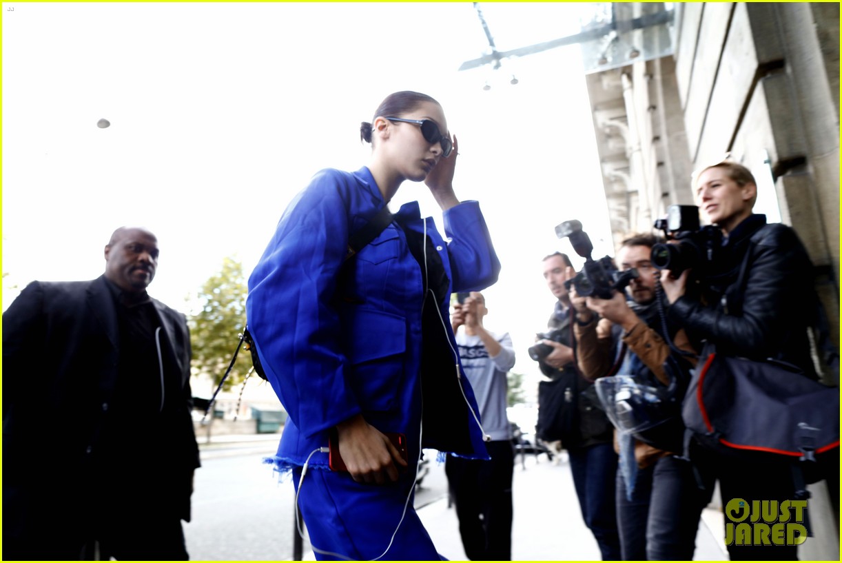 Bella Hadid Narrowly Avoids Photographer Scuffle in Paris : Photo ...