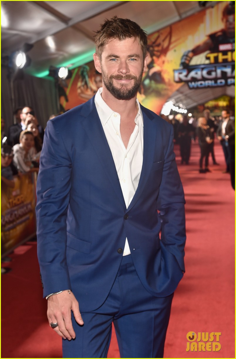 Chris Hemsworth's Wife Elsa Pataky Supports Him at 'Thor: Ragnarok ...
