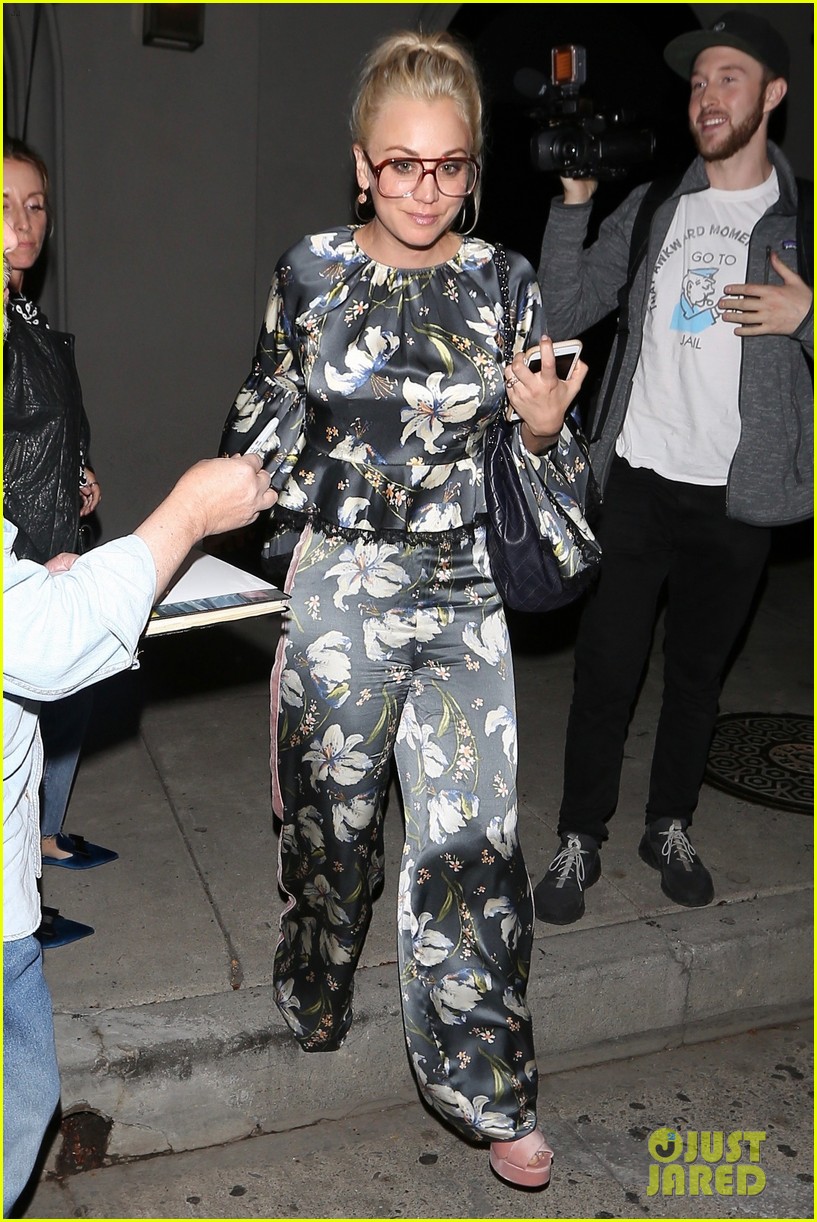 Kaley Cuoco Attends Much Love Animal Celebrity Fundraiser: Photo ...