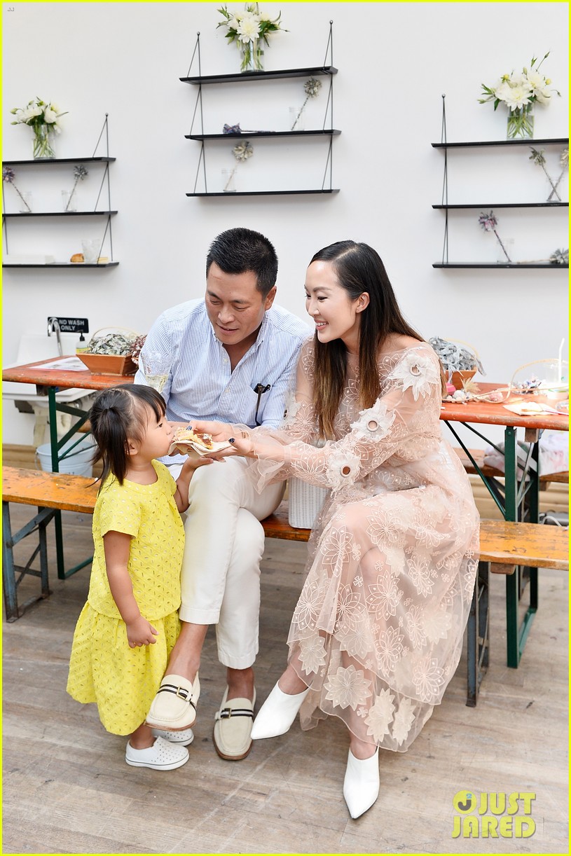 Ellen Pompeo & Baby Son Eli Look Happy at Bonpoint x Baby2Baby Family ...