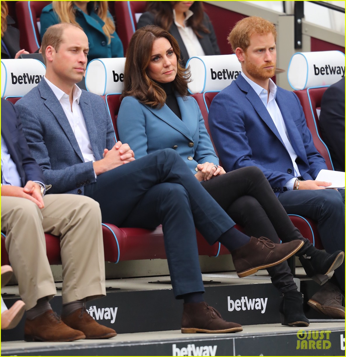 Pregnant Kate Middleton Makes Surprise Appearance at Coach Core ...