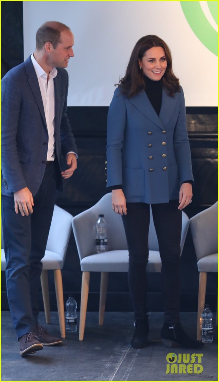 Pregnant Kate Middleton Makes Surprise Appearance at Coach Core ...