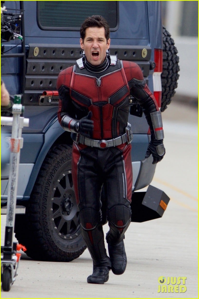 Paul Rudd Runs in Costume on the Set of 'Ant-Man and The Wasp' - First ...