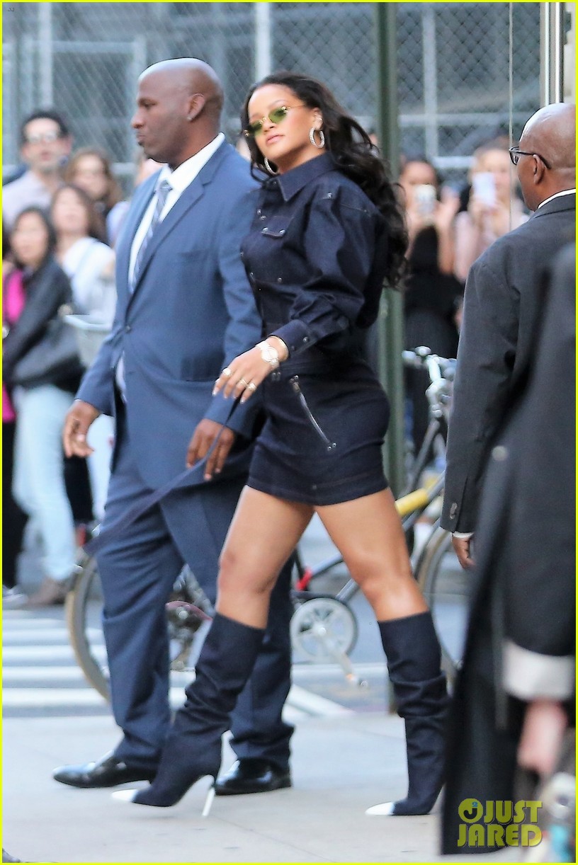 Rihanna Wears Head-to-Toe Denim, Proves She's a 'Force of Fashion ...