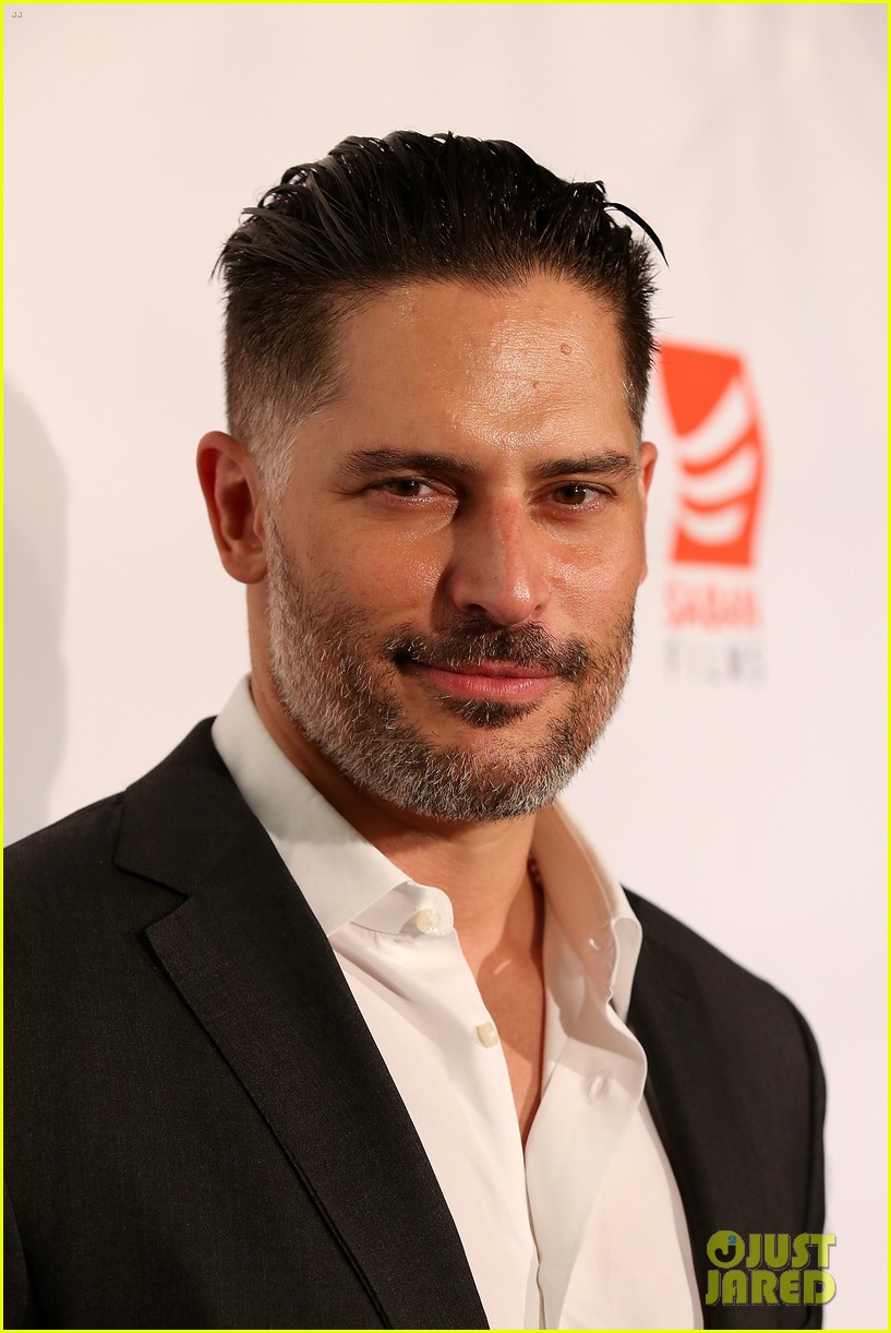 Arnold Schwarzenegger, Joe Manganiello, & Taran Killam Suit Up for ...