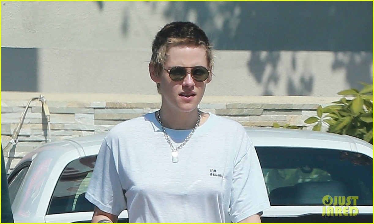 Kristen Stewart Steps Out for Lunch on Sunday: Photo 3967060 | Kristen ...