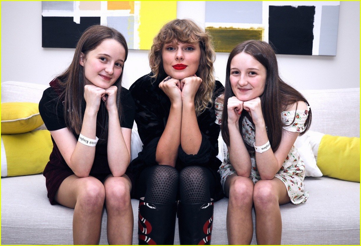 Taylor Swift Fans Share Fun Photos from London Secret Session!: Photo ...