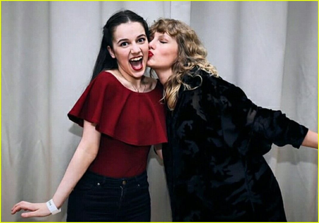 Taylor Swift Fans Share Fun Photos from London Secret Session!: Photo ...