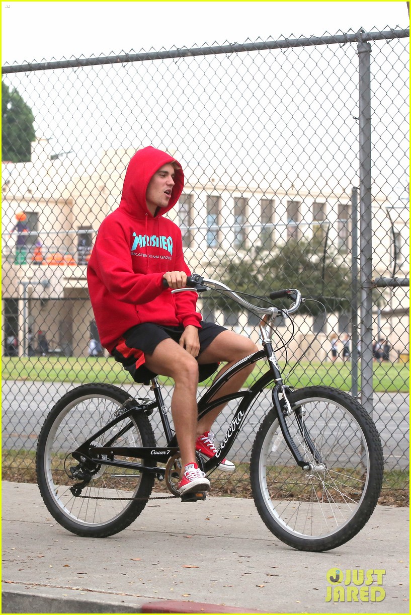 Selena Gomez Looks So Happy on Bike Ride with Justin Bieber!: Photo ...