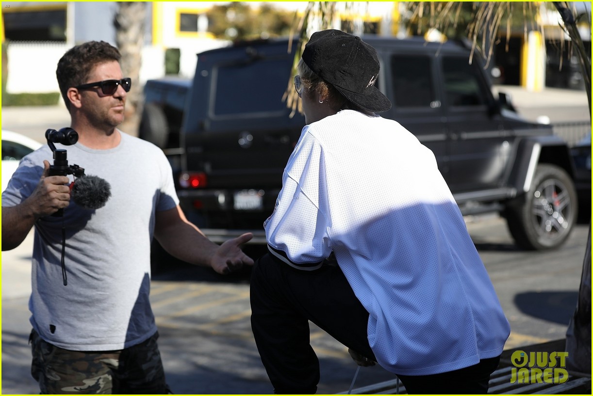 Justin Bieber Works Up a Sweat at Morning Dance Class: Photo 3994606 ...