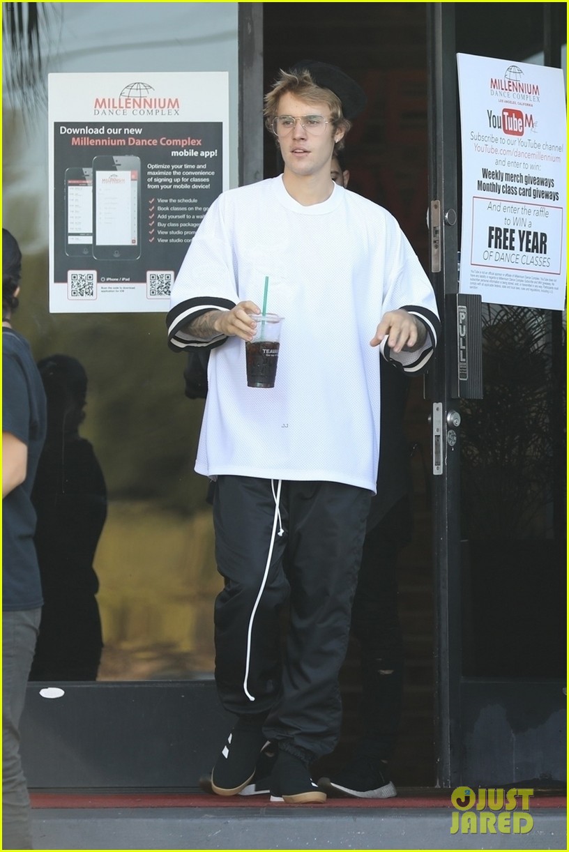 Justin Bieber Works Up a Sweat at Morning Dance Class: Photo 3994644 ...