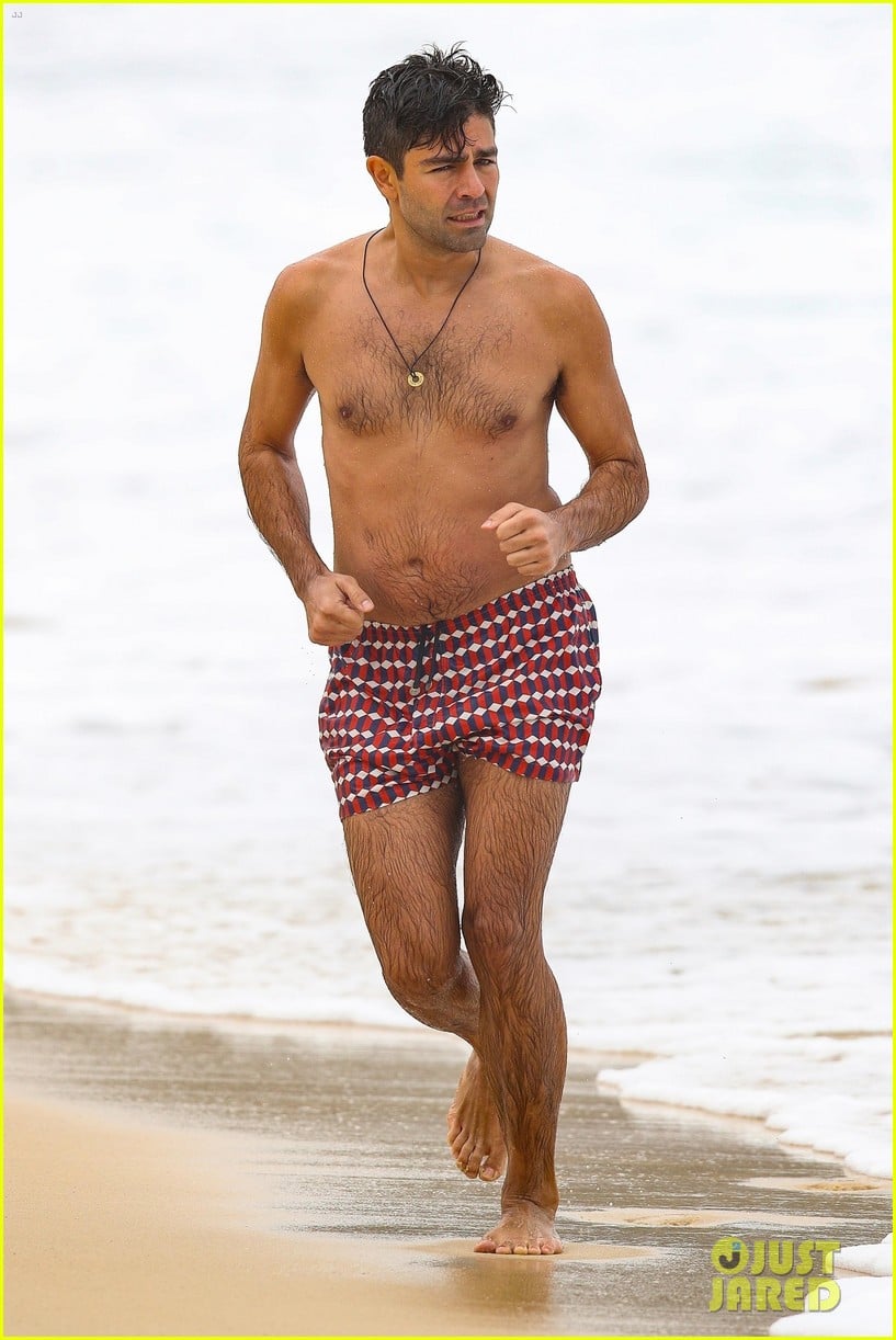 Adrian Grenier Kisses Mystery Blonde at the Beach: Photo 3983070 | Adrian Grenier, Shirtless ...