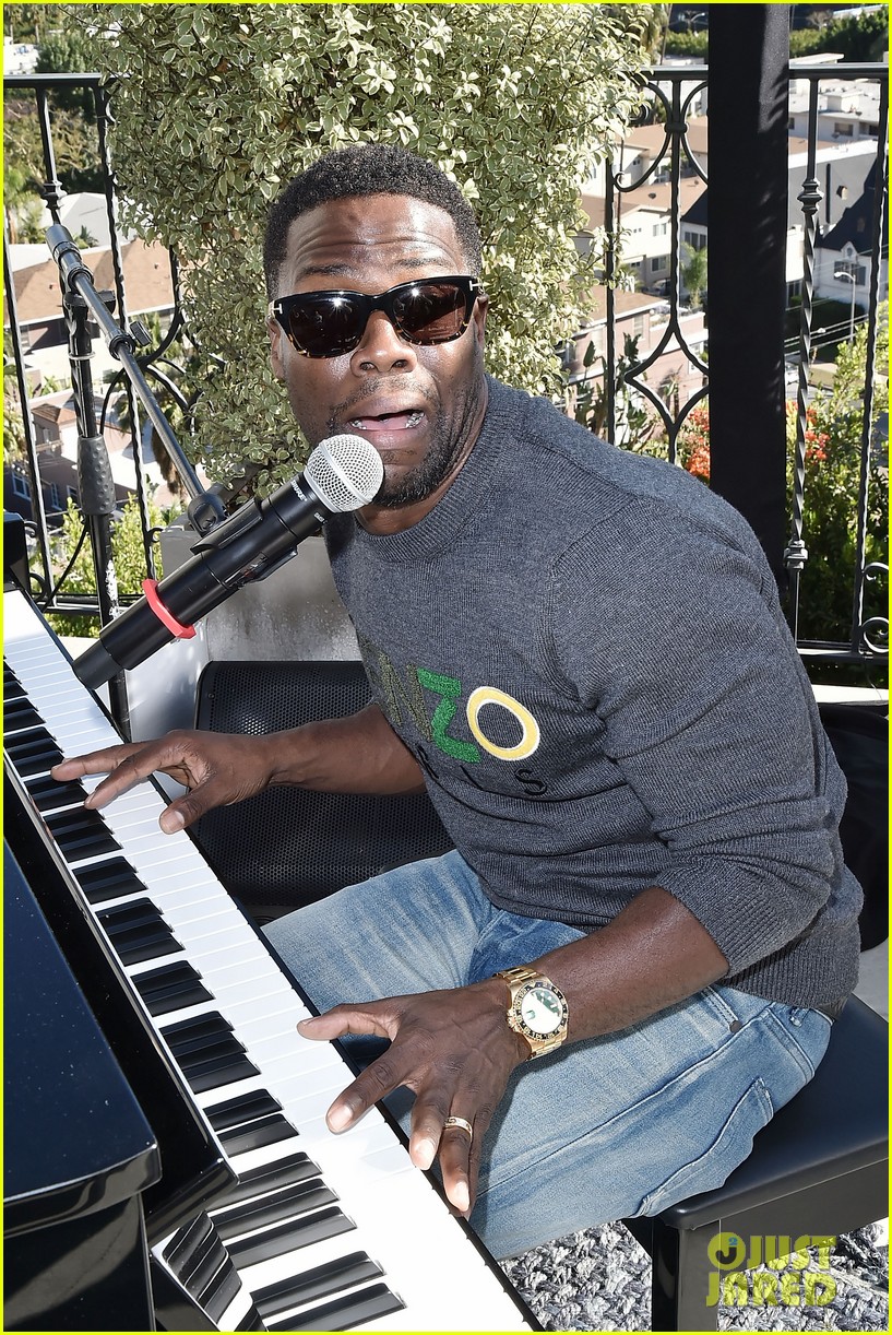 Kevin Hart Gives Impromptu Performance at Barclays Uber Visa Card ...