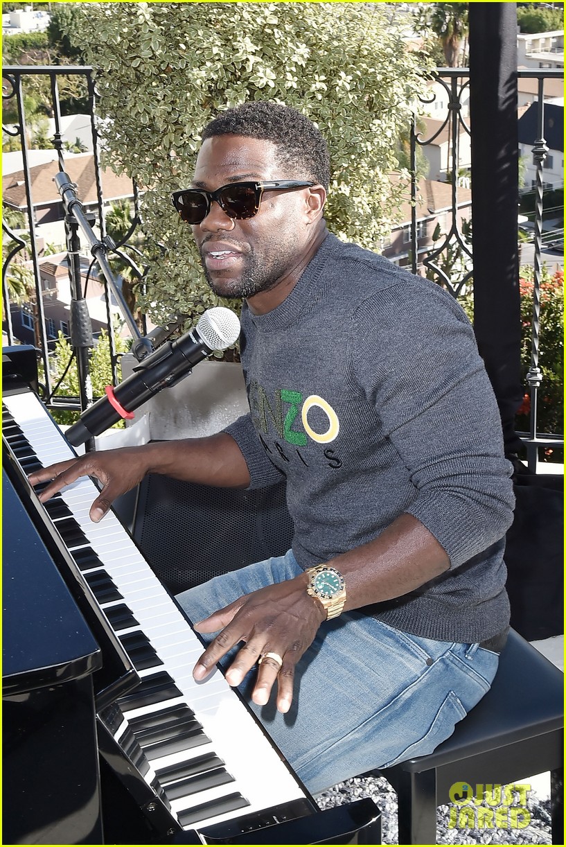 Kevin Hart Gives Impromptu Performance at Barclays Uber Visa Card ...