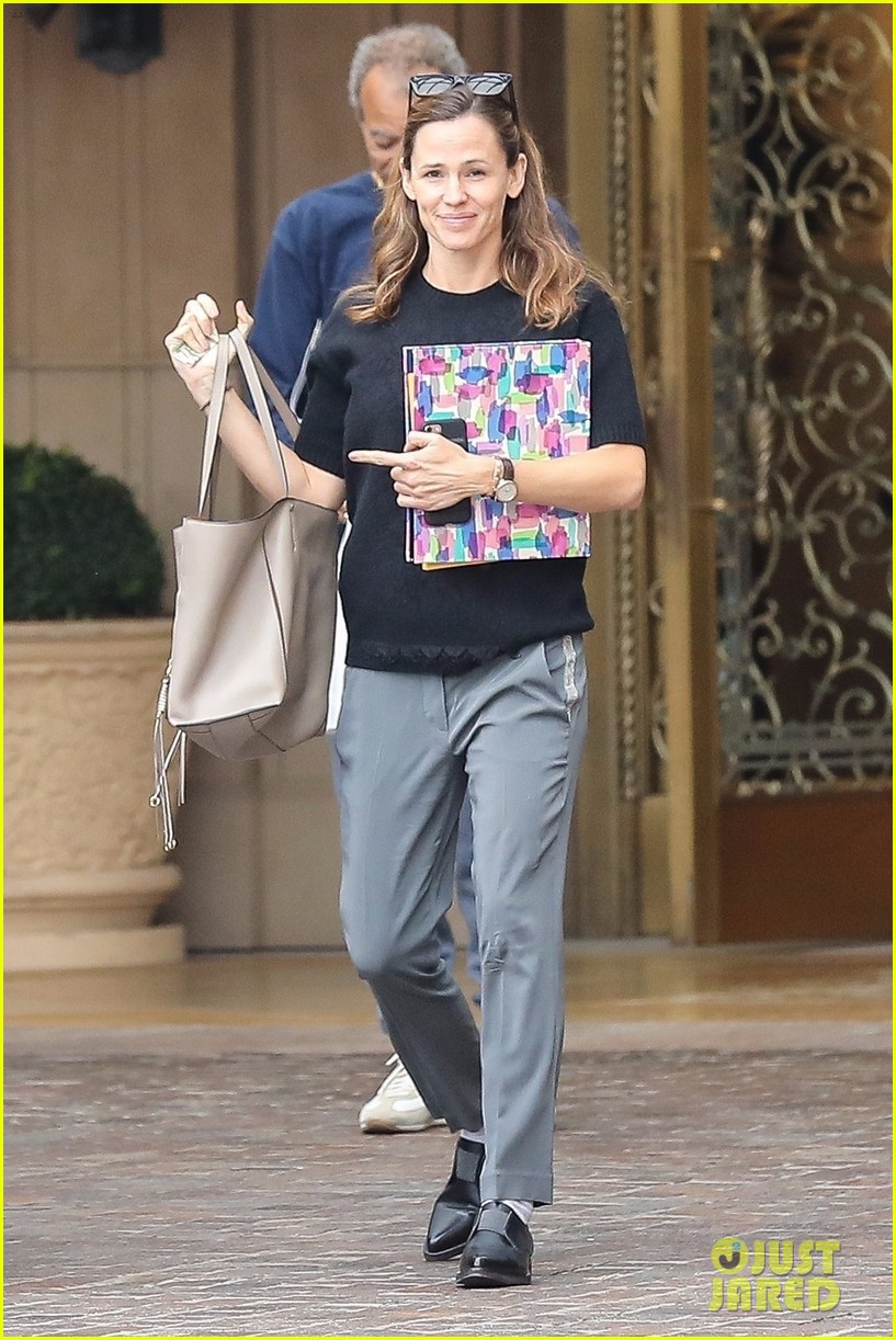 Jennifer Garner Is All Smiles After Lunch in Beverly Hills!: Photo ...