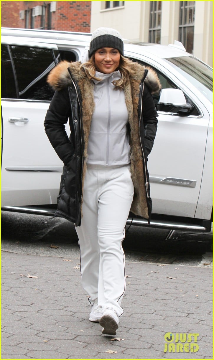 Jennifer Lopez Films a Jogging Scene for 'Second Act': Photo 3984213 ...