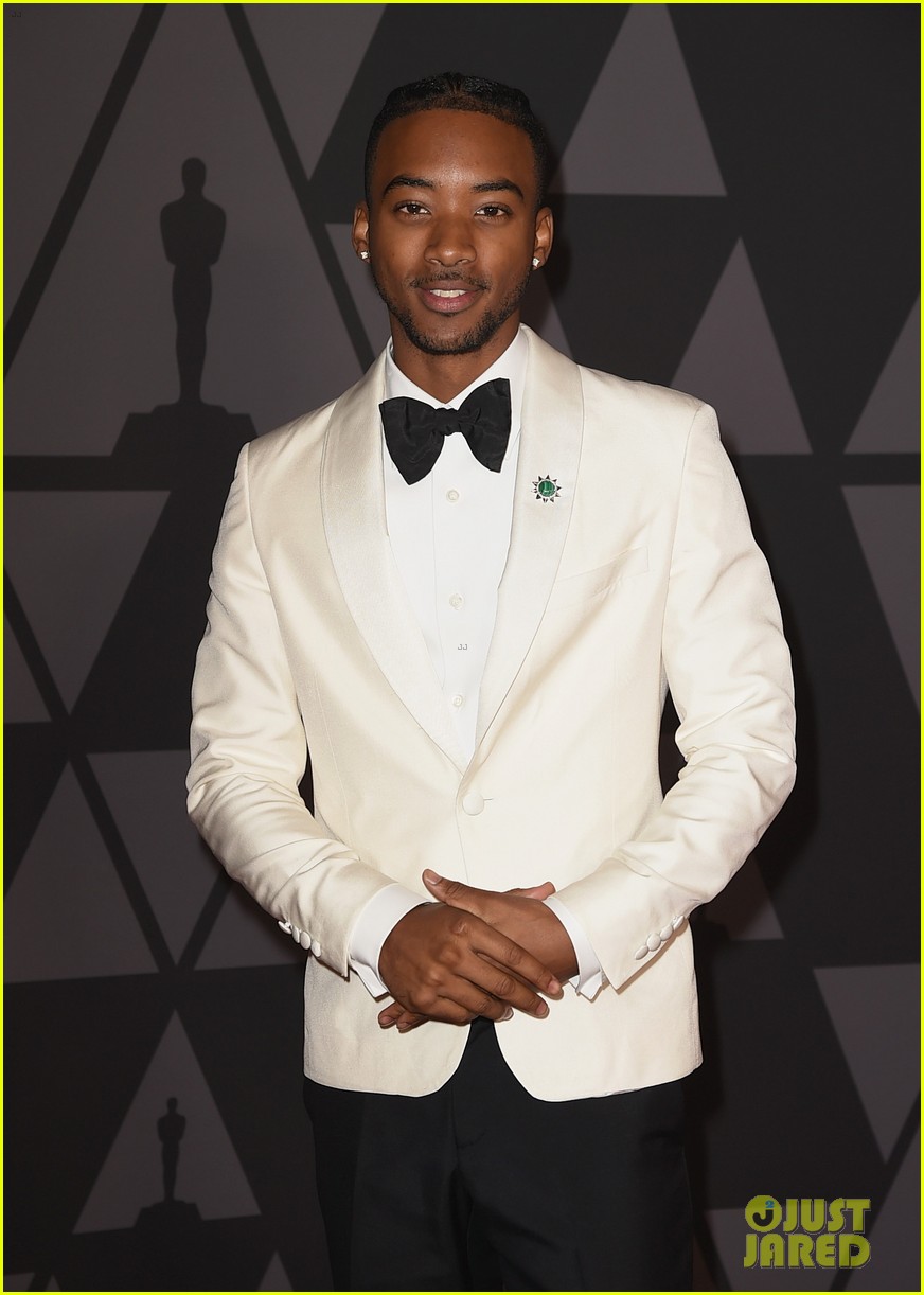 Marvel Stars Tessa Thompson & Chadwick Boseman Present at Governors ...