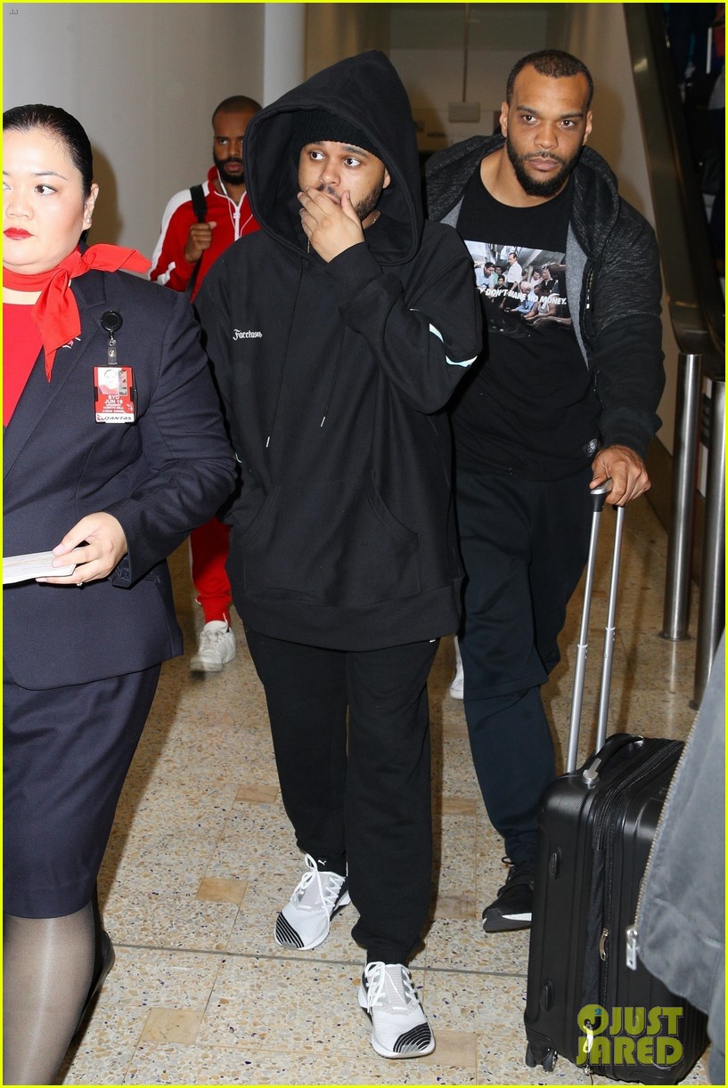 The Weeknd Steps Out for Lunch in Australia: Photo 3992521 | Photos ...