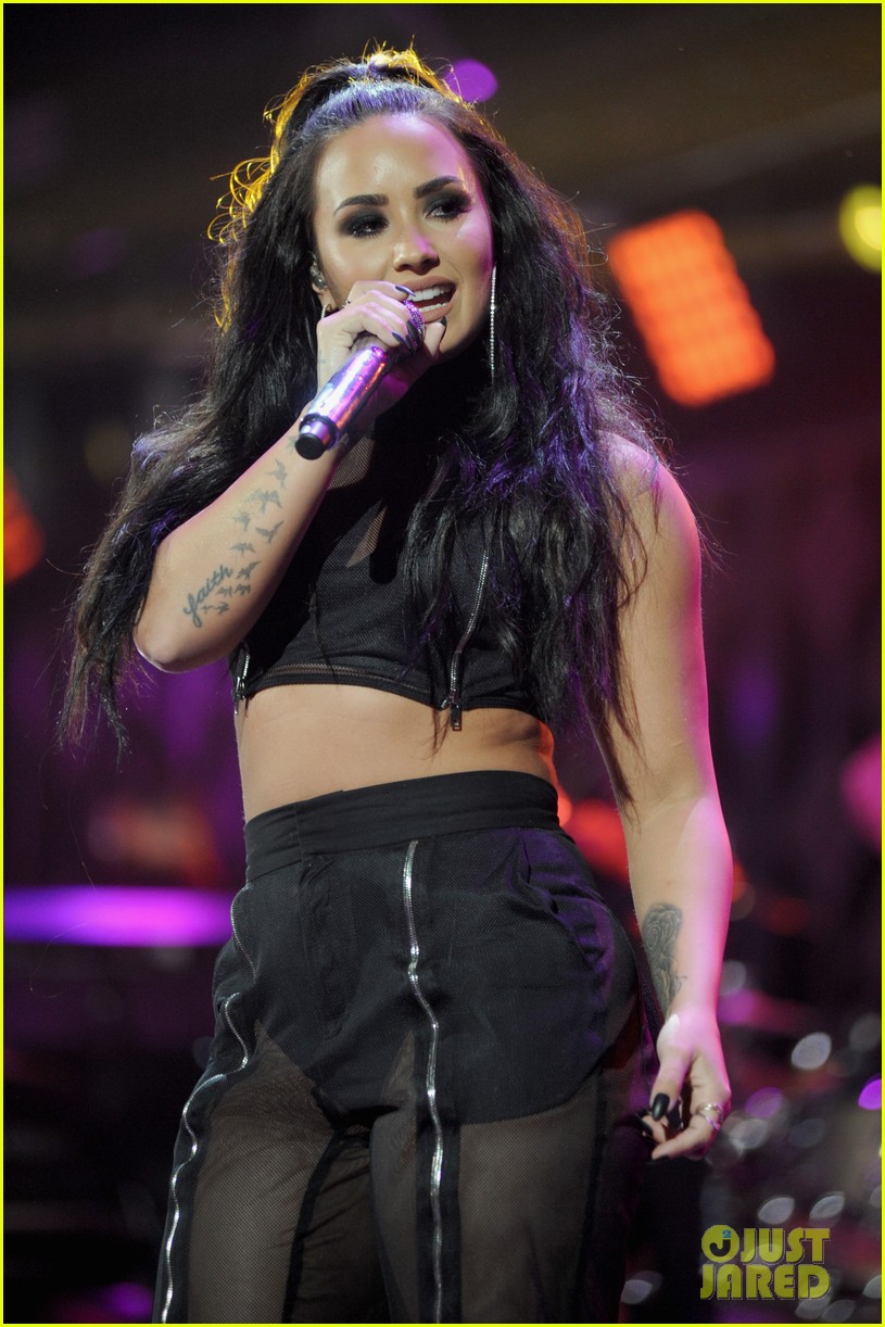 Demi Lovato, Liam Payne & More Heat Up the Stage at 103.5 Kiss Jingle ...