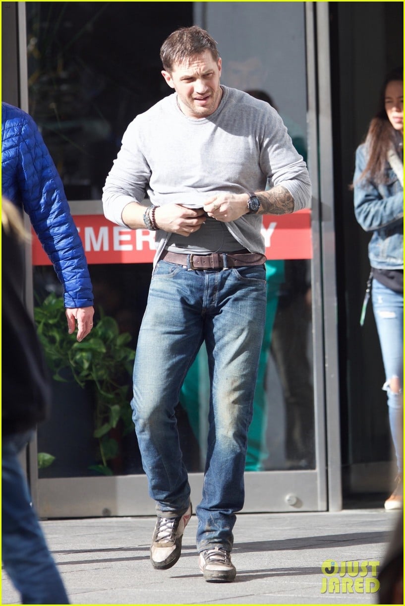 Tom Hardy Battles for Control of His Body in New 'Venom' Scene: Photo ...