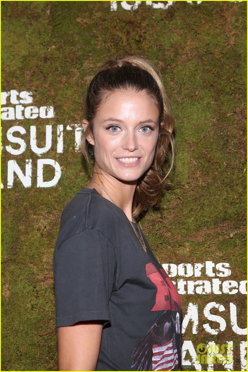 Hannah Jeter & Kate Bock Hit Red Carpet at 'Sports Illustrated ...