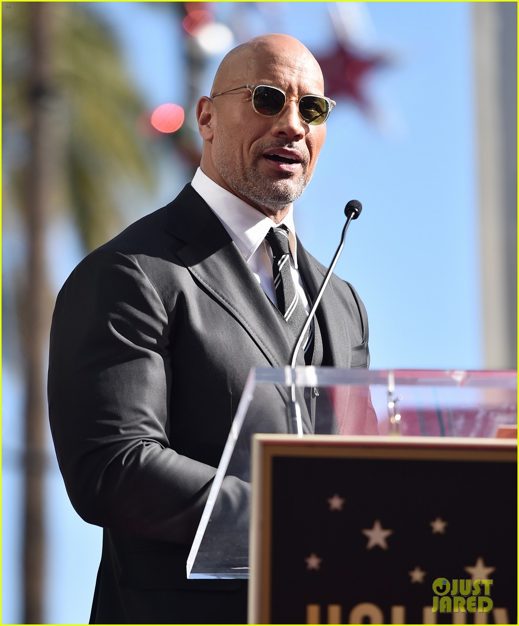 Dwayne Johnson is Supported by Pregnant Girlfriend Lauren Hashian ...