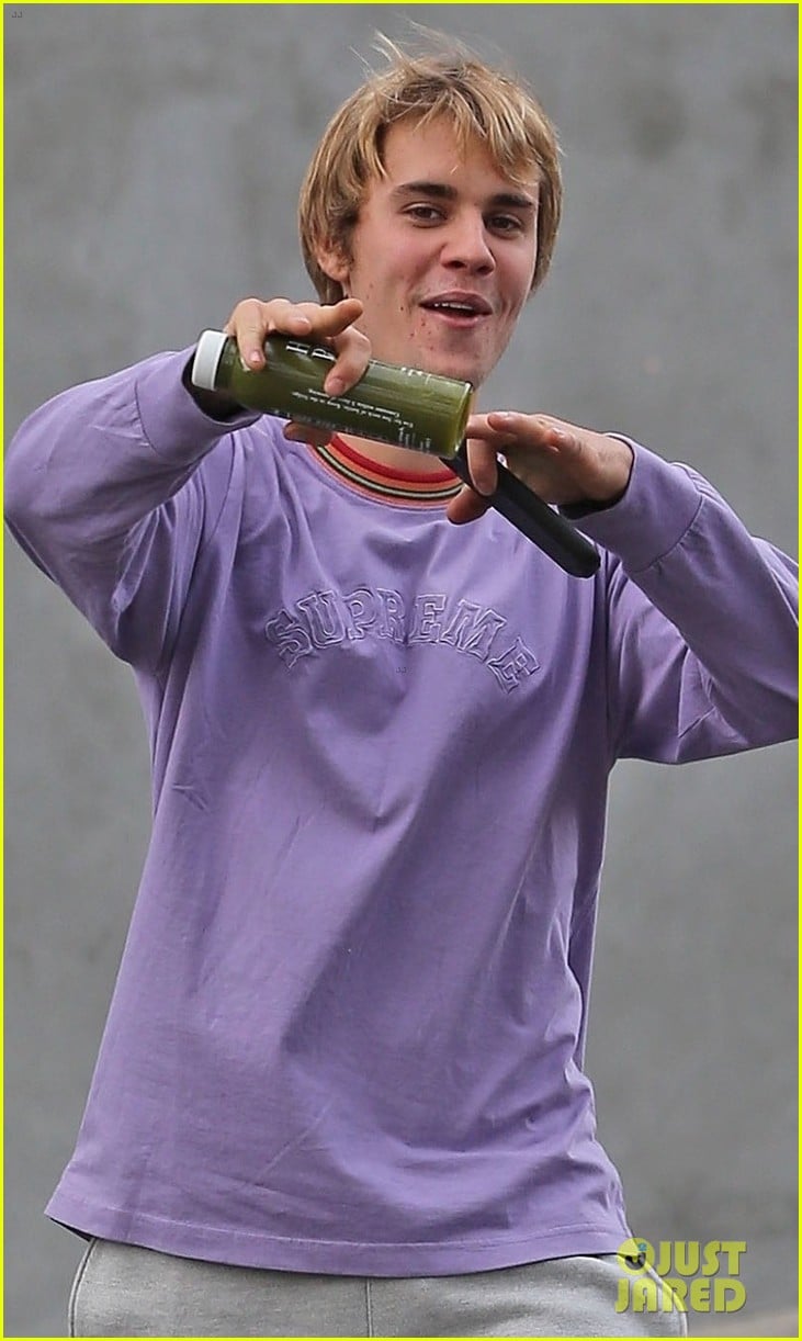 Justin Bieber Gets Goofy While Grabbing Lunch With His Church's ...