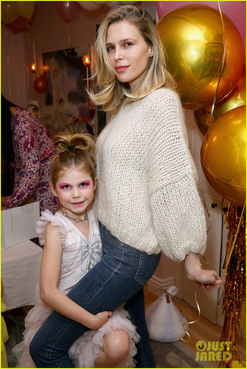 Busy Philipps Joins Her Daughters at a Super Fun Slumber Party: Photo ...
