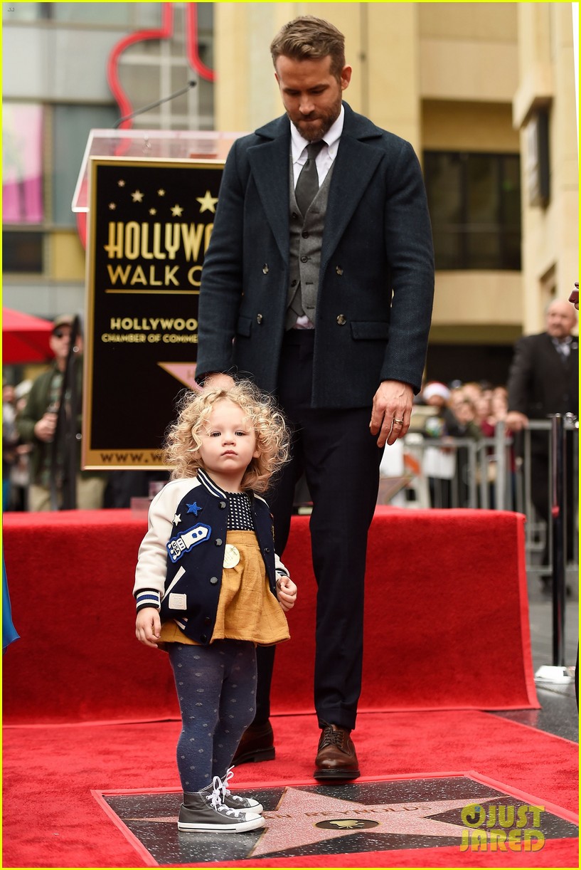 Ryan Reynolds Shares Christmas Convo with Daughter James: Photo 4004704 ...