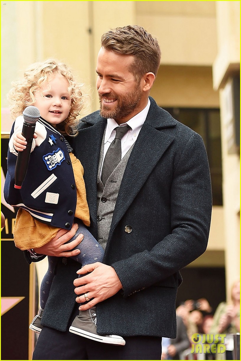 Ryan Reynolds Shares Christmas Convo with Daughter James: Photo 4004708 ...