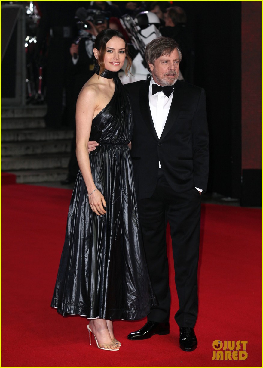 Daisy Ridley & Mark Hamill Premiere 'Star Wars: The Last Jedi' in ...