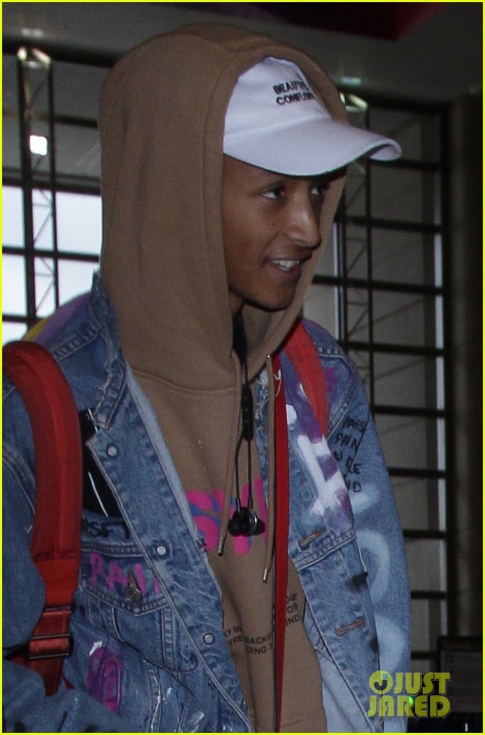 Jaden Smith Jets Out of LAX Airport Ahead of the Holidays: Photo ...