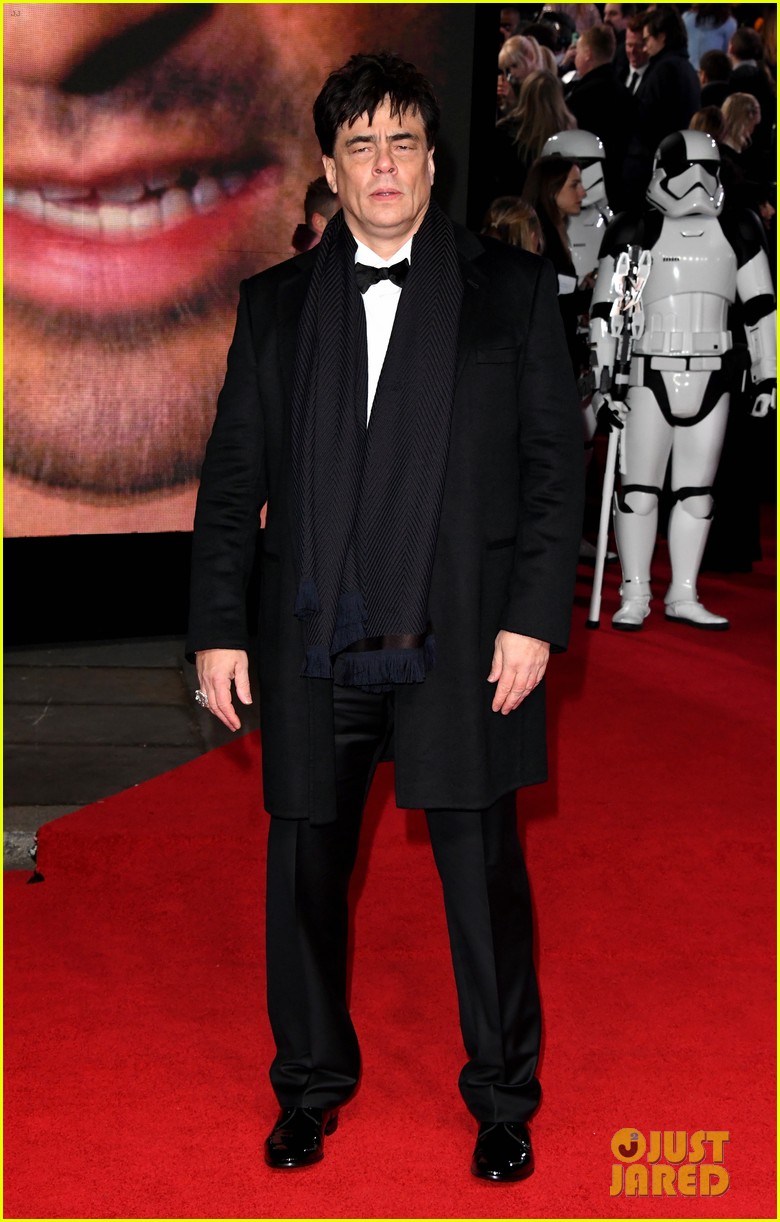 Domhnall Gleeson, Adam Driver & More Hit the Red Carpet at 'Star Wars ...