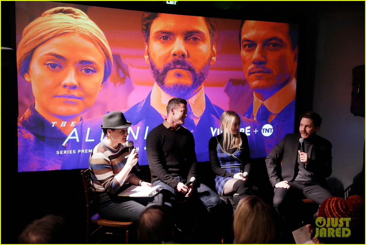 Luke Evans Looks Sexy in Form-Fitting Button-Down at Sundance 2018 ...