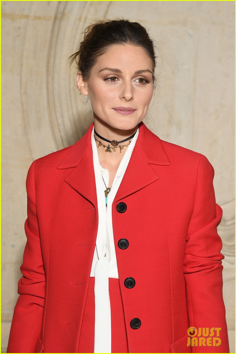 Girl On the Train's Emily Blunt & Haley Bennett Reunite at Dior Show in ...