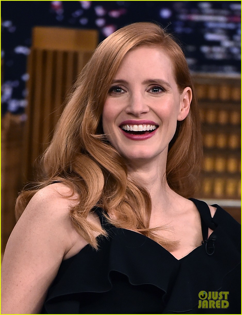 Jessica Chastain Shows Jimmy Fallon What It's Like to Play Female Roles ...