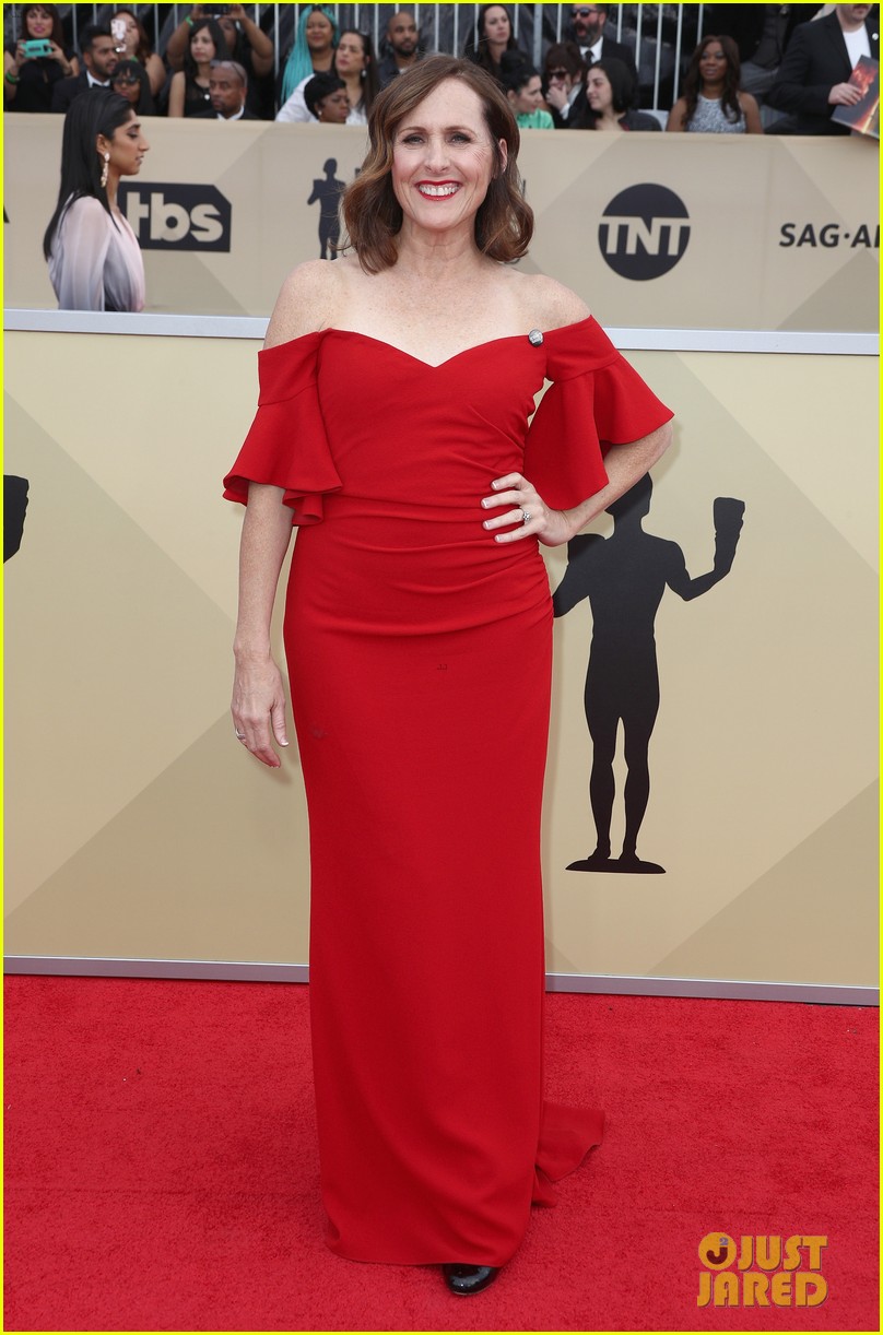 Connie Britton, Sarah Silverman & Maya Rudolph Get Glam for SAG Awards ...