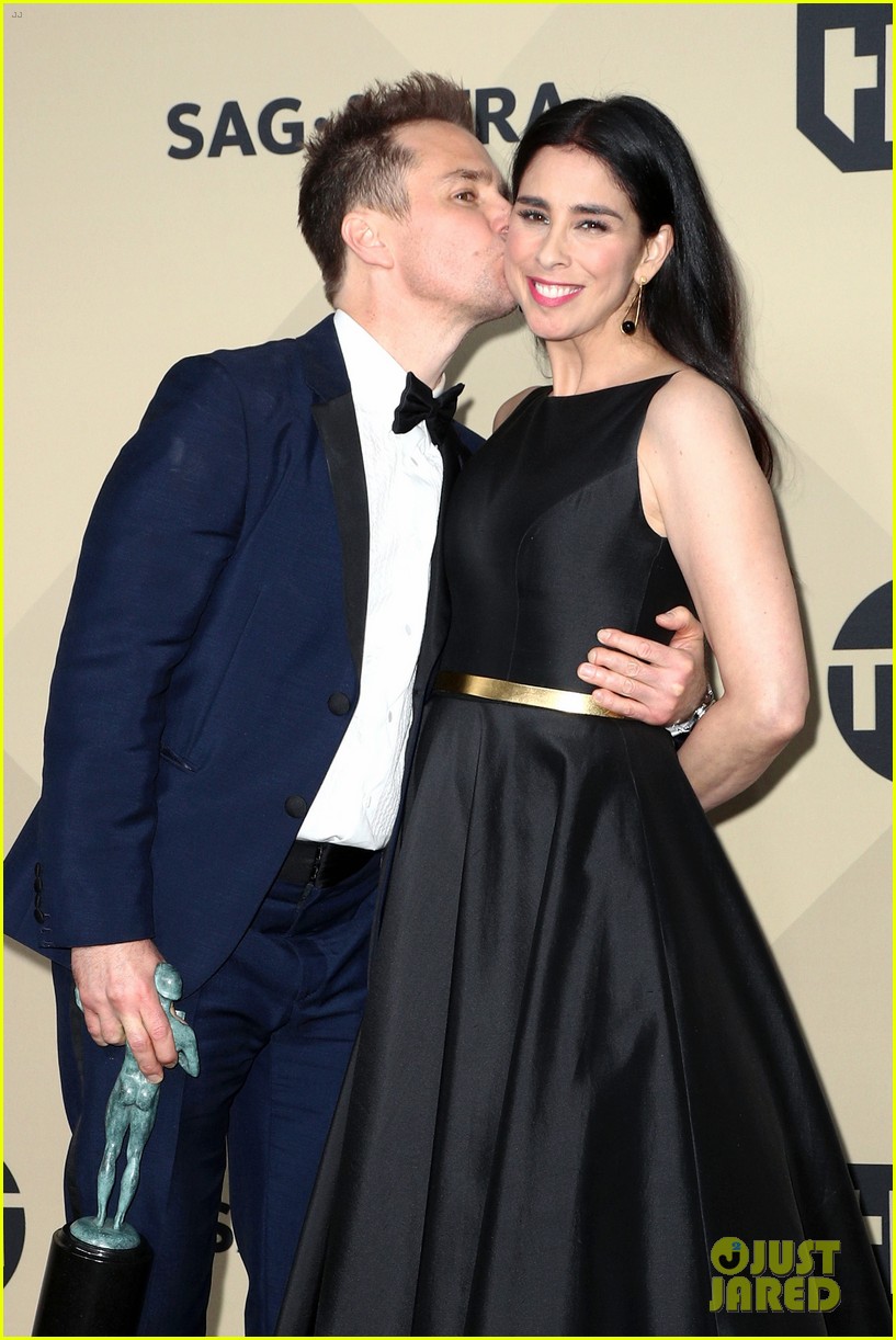 Connie Britton, Sarah Silverman & Maya Rudolph Get Glam for SAG Awards ...