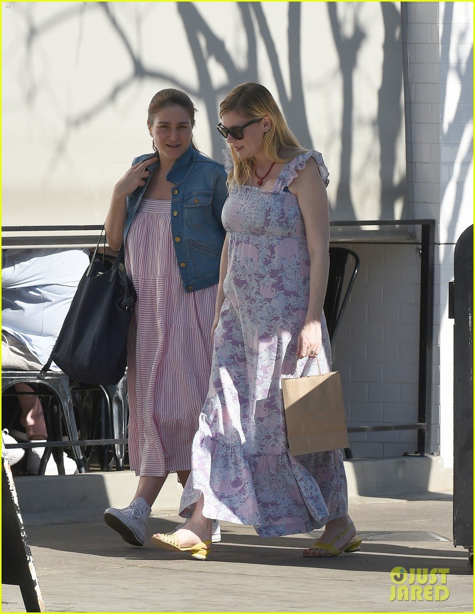 Pregnant Kirsten Dunst Covers Up Baby Bump in Purple Maxi Dress: Photo ...