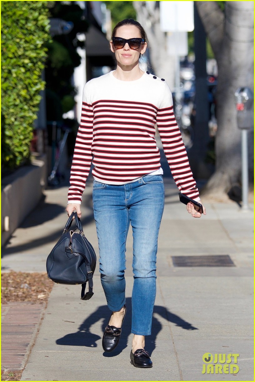 Jennifer Garner Totally Regrets Eating a Pepper From Her Garden - Watch ...