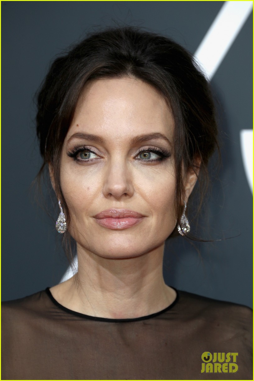 Angelina Jolie Joins Isabelle Huppert to Present at Golden Globes 2018 ...