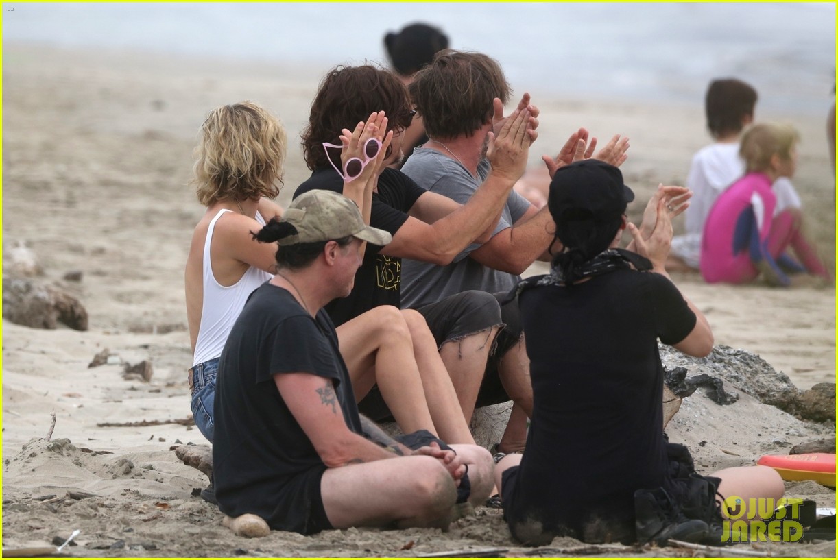 Diane Kruger & Norman Reedus Cuddle on the Beach in Costa Rica - See ...