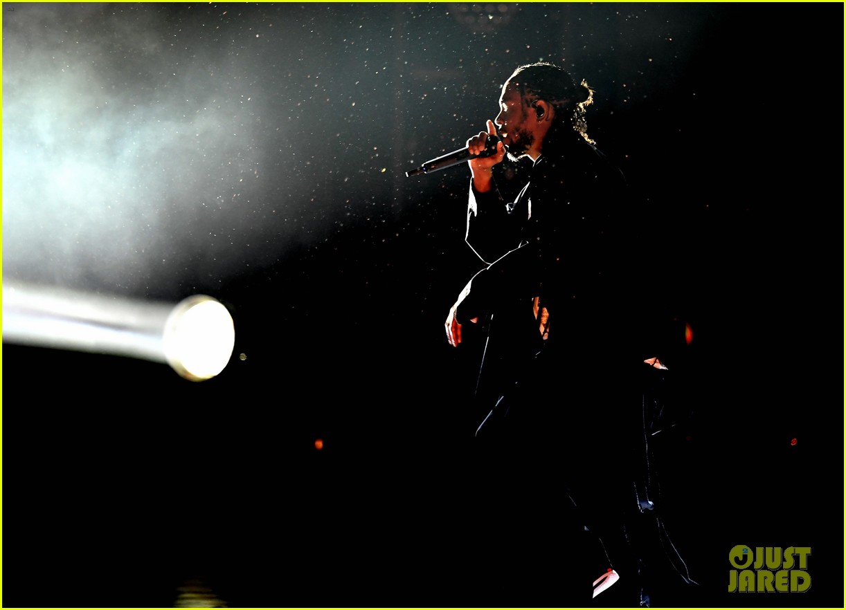Kendrick Lamar's Grammys 2018 Performance Video with Dave Chappelle ...