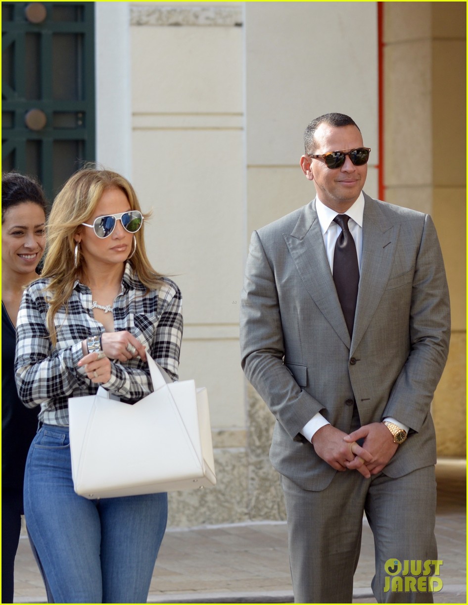 Jennifer Lopez & Alex Rodriguez Grab Lunch in Miami: Photo 4015336 ...
