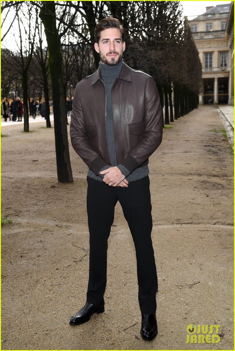 James Marsden Brings Son Jack to Louis Vuitton Menswear Paris Fashion ...