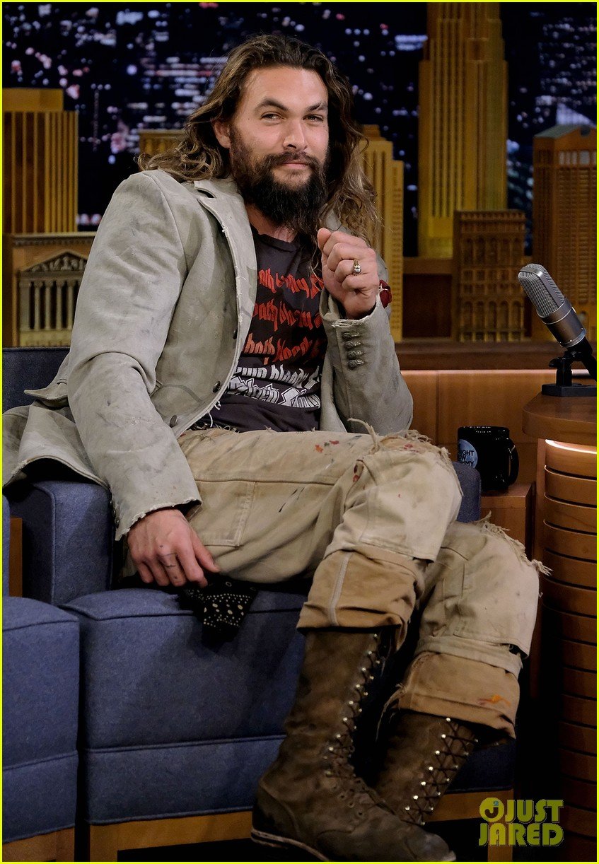 Jason Momoa & Jimmy Fallon Have 'Water War' on 'Tonight Show' - Watch ...
