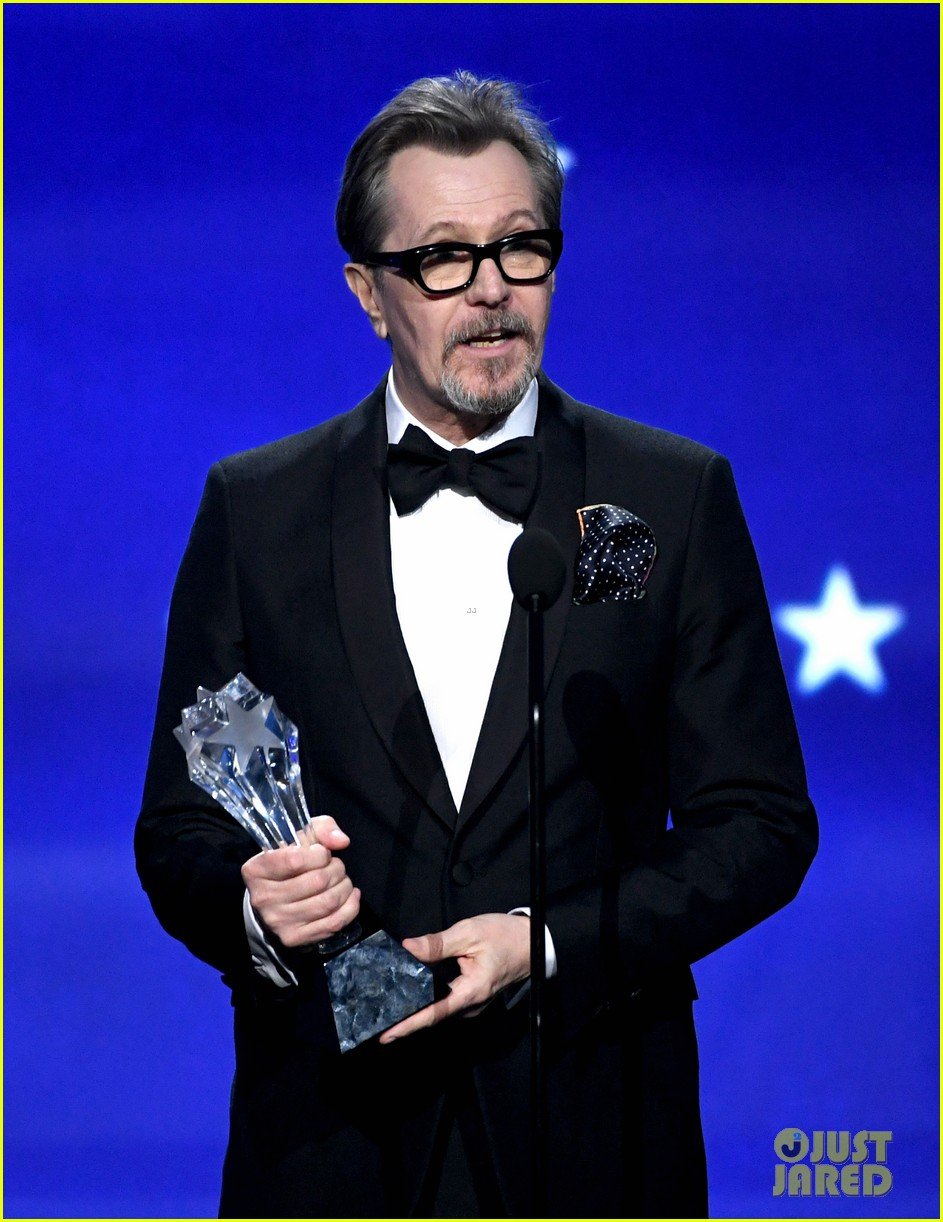 Gary Oldman Wins Best Actor for 'Darkest Hour' at Critics' Choice Awards 2018!: Photo 4013362 ...